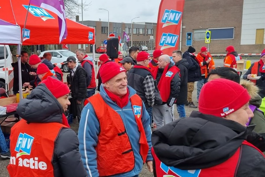 FNV-leden bij Forbo Flooring massaal akkoord met 9% salaris erbij en ...