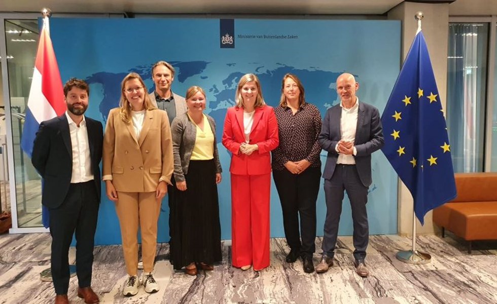 Trade unions crucial in aid & trade - FNV