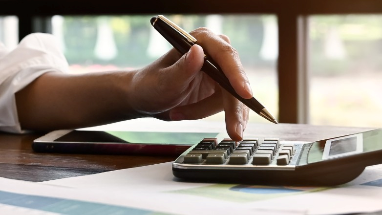 Transitievergoeding berekenen met onze rekentool - FNV