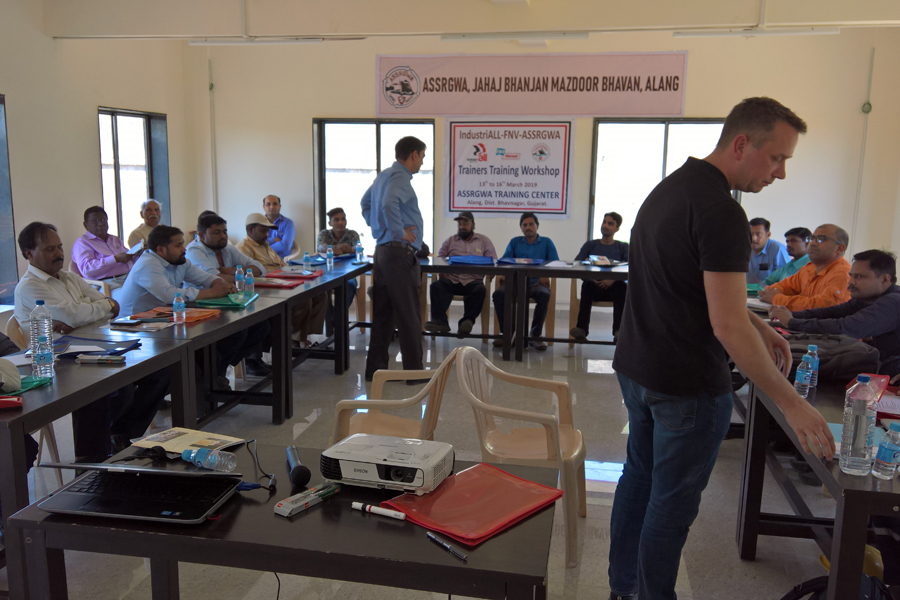 Train the trainers on Health and Safety at shipbreaking yards - FNV
