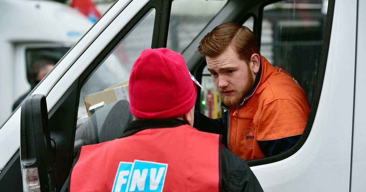 FNV gaat de acties bij PostNL door het hele land verder opvoeren. - FNV FNV gaat de acties bij PostNL door het hele land verder opvoeren. - FNV